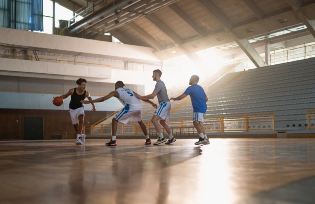 Basketball : les différents postes, numéros et rôles des joueurs ...