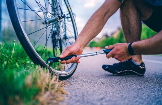 Comment gonfler ses pneus de vélo ? | INTERSPORT
