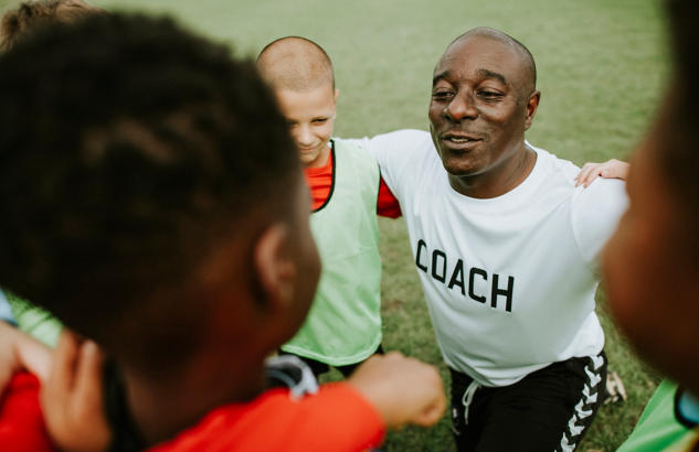 Comment devenir entraîneur.se de foot ? | INTERSPORT