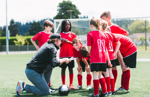 Comment devenir entraîneur.se de foot ? | INTERSPORT